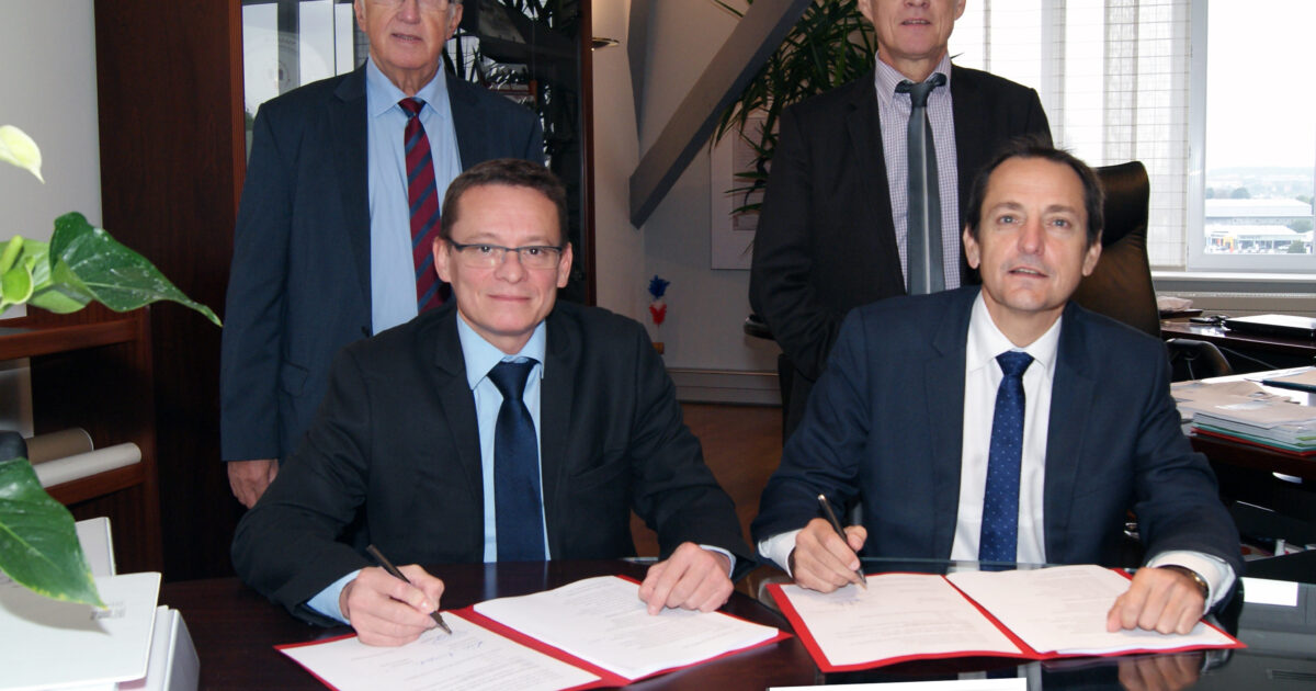 Signature du Contrat de Délégation de Service Public du réseau TADAO ... Signature du Contrat de Délégation de Service Public du réseau TADAO ...