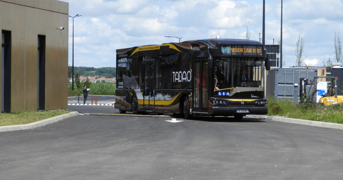 La station hydrogène inaugurée, le premier bus hydrogène présenté ...